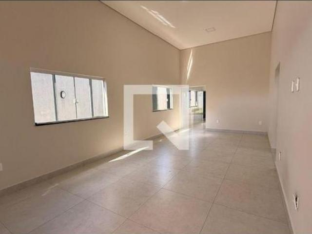 Casa à Venda Taguatinga, 3 Quartos, 210 m² Brasília
