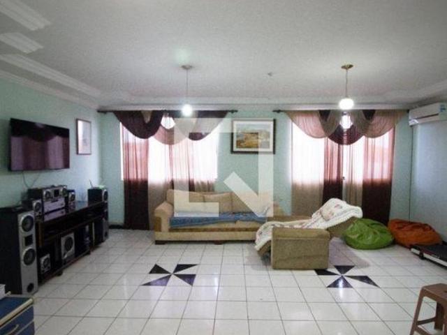 Casa à Venda Taguatinga, 3 Quartos, 312 m² Brasília