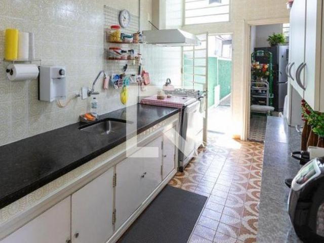 Casa à Venda Taquaral, 3 Quartos, 360 m2