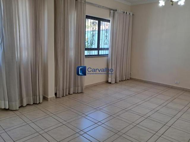 Casa à Venda Taquaral 200m² 3 Quartos,2 Vagas e Edícula Completa