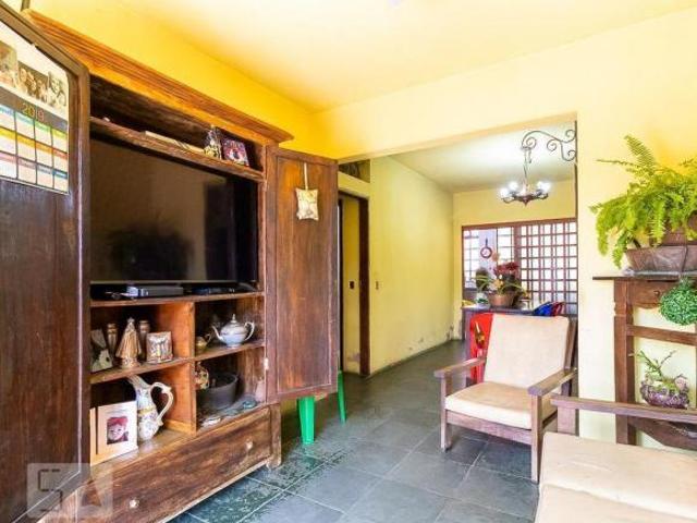 Casa à Venda Taquaral, 4 Quartos, 214 m2