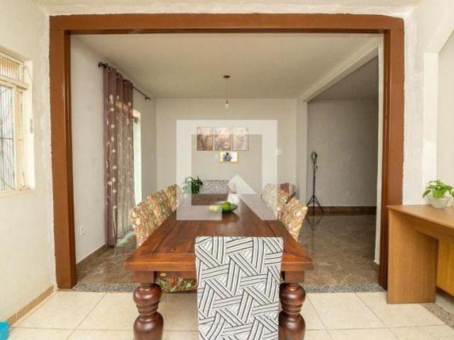 Casa à Venda Teixeira Dias, 3 Quartos, 243 m² Belo Horizonte