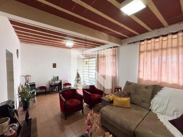 Casa à Venda Teixeira Dias, 3 Quartos, 360 m² Belo Horizonte