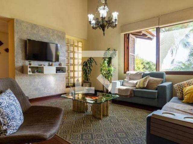 Casa à Venda Teresópolis, 3 Quartos, 240 m² Porto Alegre