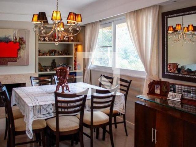 Casa à Venda Teresópolis, 3 Quartos, 240 m² Porto Alegre