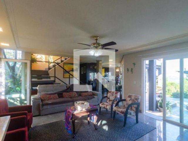 Casa à Venda Teresópolis, 3 Quartos, 300 m² Porto Alegre