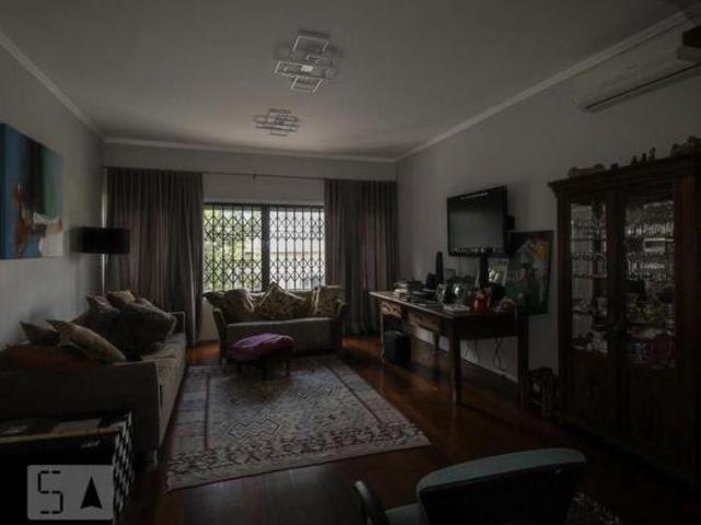Casa à Venda Teresópolis, 3 Quartos, 500 m² Porto Alegre