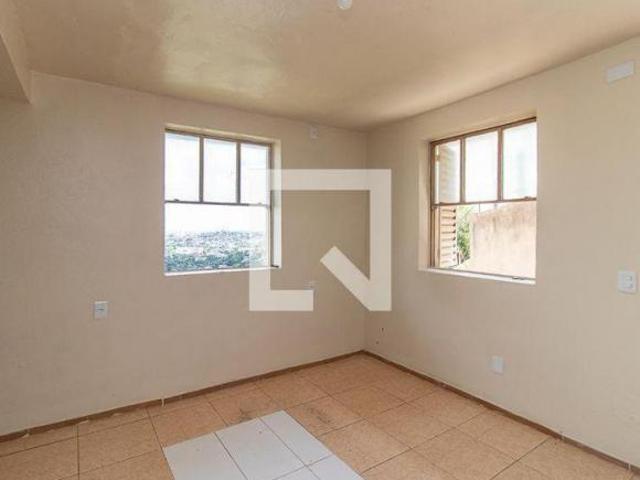 Casa à Venda Teresópolis, 1 Quarto, 41 m² Porto Alegre