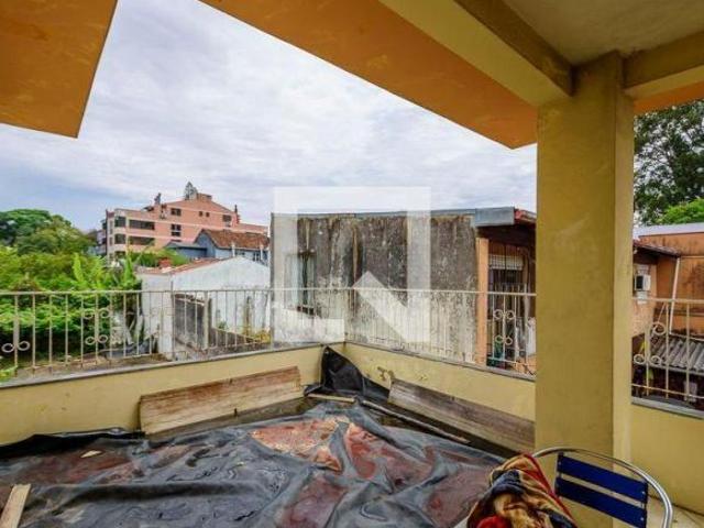 Casa à Venda Teresópolis, 5 Quartos, 200 m² Porto Alegre