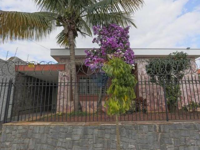 Casa à VENDA | Térrea | 4 Quartos | 2 Banheiros | 6 Vagas | Santa Rosália