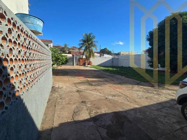 Casa à Venda – Terreno 645 m² – Excelente para Morar ou Investir