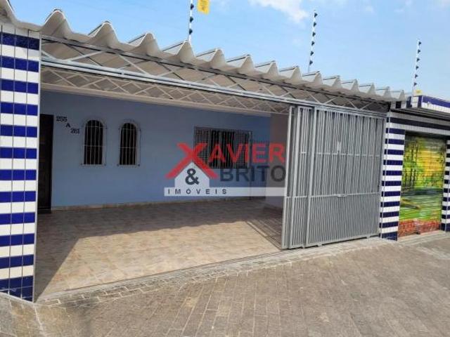 CASA A VENDA. Terreno de 10X25 262 m² de área útil