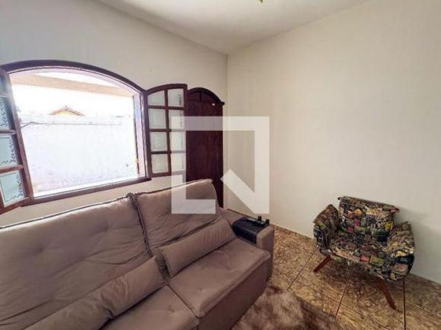 Casa à Venda Tirol, 3 Quartos, 360 m² Contagem
