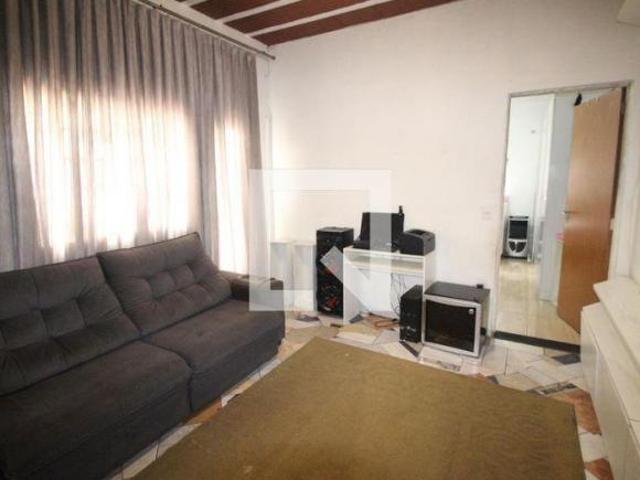 Casa à Venda Tirol, 1 Quarto, 100 m² Contagem