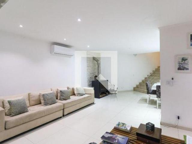 Casa à Venda Tremembe, 3 Quartos, 600 m² São Paulo