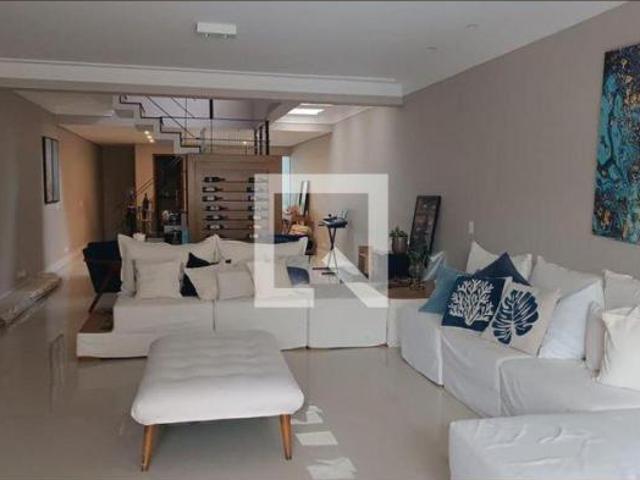 Casa à Venda Tremembe, 4 Quartos, 298 m² São Paulo