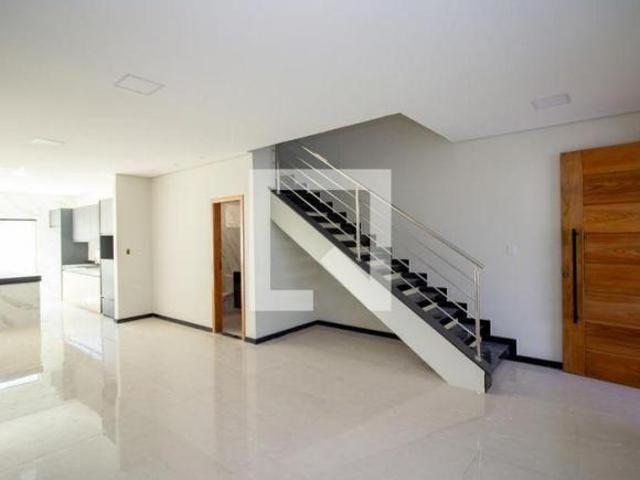 Casa à Venda Três Barras, 4 Quartos, 240 m² Contagem