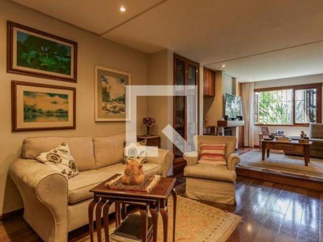 Casa à Venda Três Figueiras, 4 Quartos, 220 m² Porto Alegre