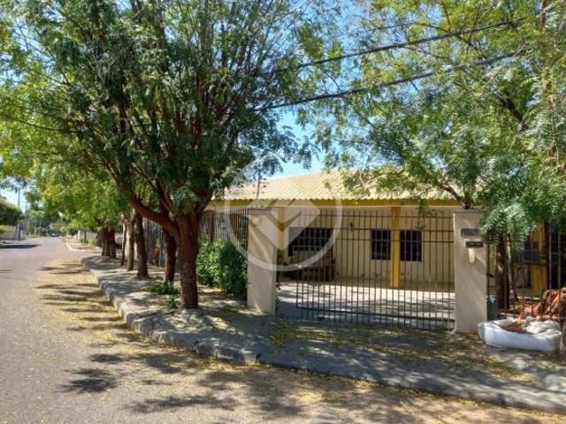Casa á venda, três quartos sendo uma suite no bairro Jardim California, Cuiabá MT R$ 950.000,00