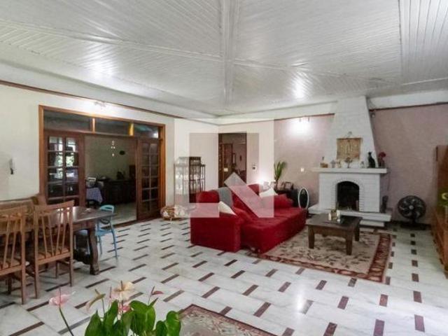 Casa à Venda Trevo, 3 Quartos, 1000 m² Belo Horizonte