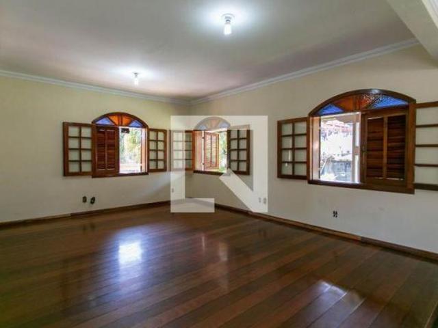 Casa à Venda Trevo, 7 Quartos, 580 m² Belo Horizonte