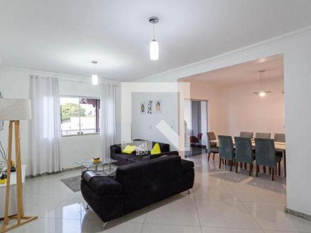 Casa à Venda Trevo, 4 Quartos, 320 m² Belo Horizonte