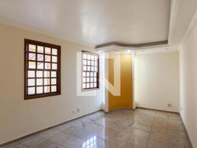 Casa à Venda Trevo, 4 Quartos, 700 m² Belo Horizonte