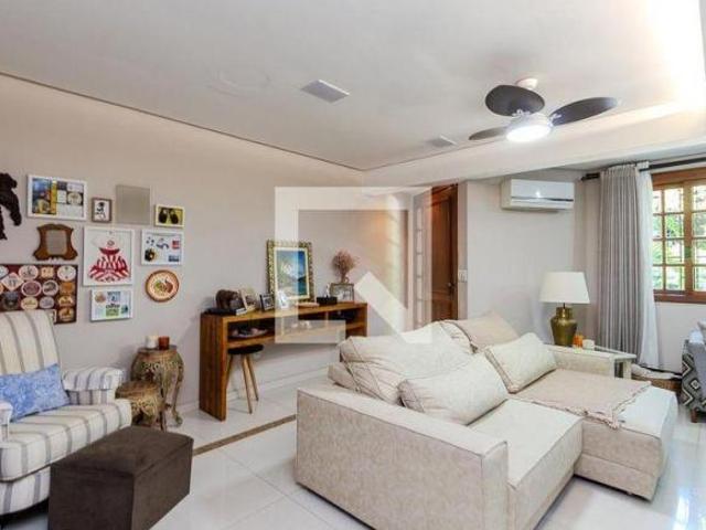 Casa à Venda Tristeza, 3 Quartos, 185 m² Porto Alegre