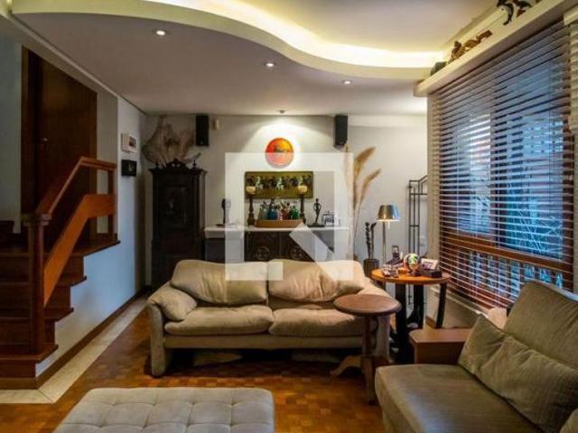 Casa à Venda Tristeza, 3 Quartos, 240 m² Porto Alegre