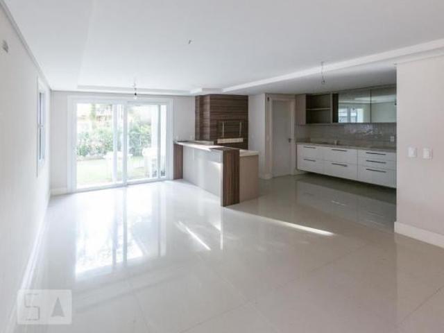 Casa à Venda Tristeza, 3 Quartos, 241 m² Porto Alegre