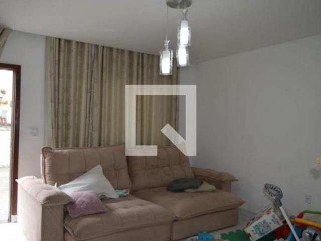 Casa à Venda Tropical, 2 Quartos, 240 m² Contagem