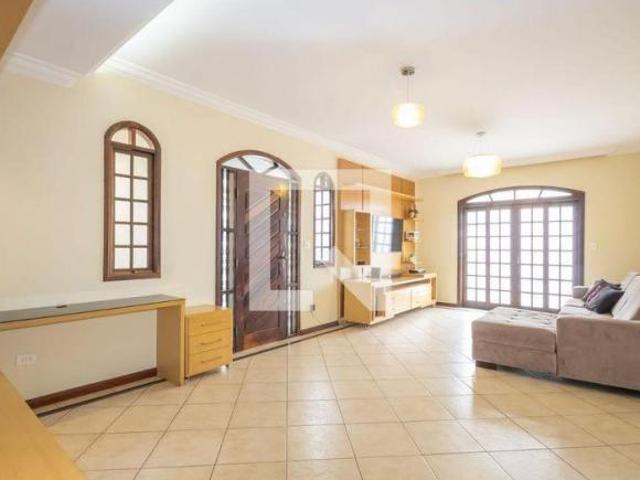 Casa à Venda Umuarama, 3 Quartos, 250 m2