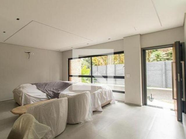Casa à Venda Uberaba, 3 Quartos, 248 m² Curitiba
