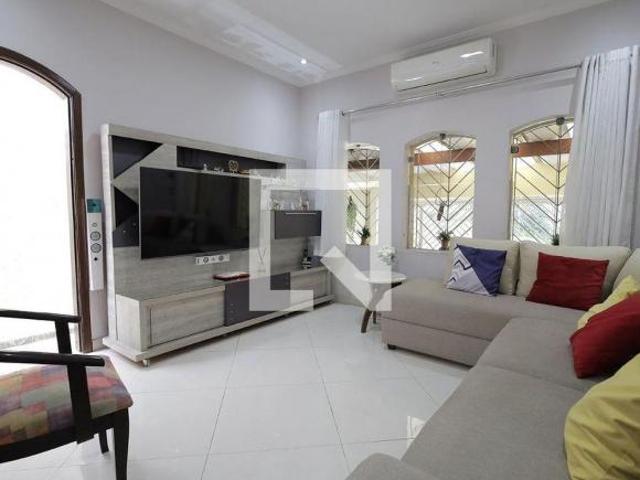 Casa à Venda Utinga, 2 Quartos, 125 m2