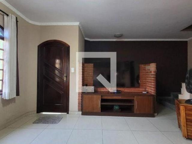 Casa à Venda Utinga, 3 Quartos, 170 m2