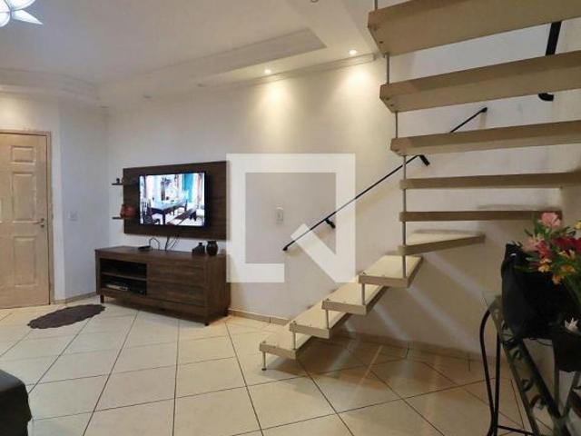 Casa à Venda Utinga, 3 Quartos, 234 m2