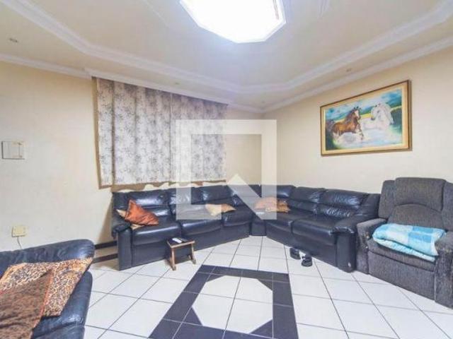 Casa à Venda Utinga, 3 Quartos, 326 m2