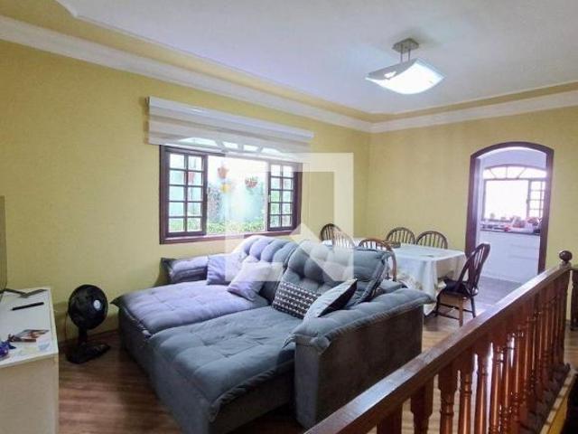 Casa à Venda Utinga, 5 Quartos, 217 m2