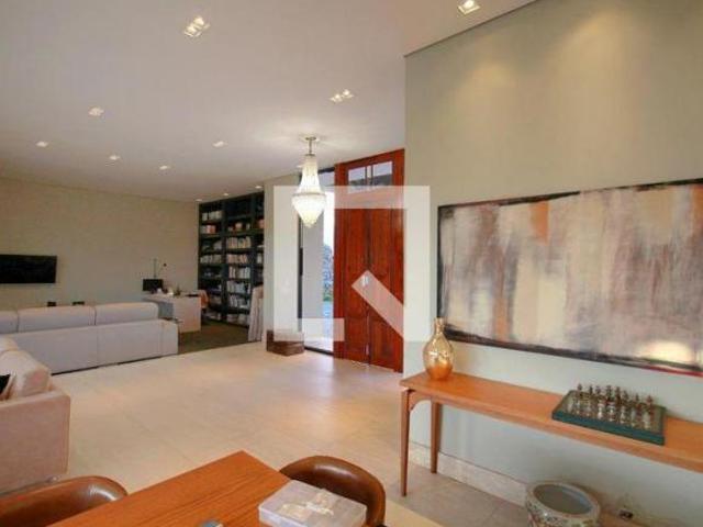 Casa à Venda Vale dos Pinhais, 3 Quartos, 500 m² Nova Lima