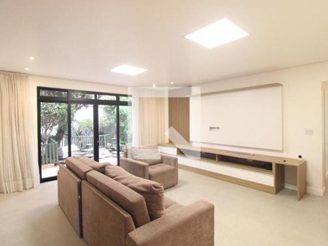Casa à Venda Veleiros, 3 Quartos, 456 m2