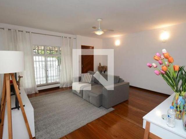 Casa à Venda Veleiros, 2 Quartos, 150 m2