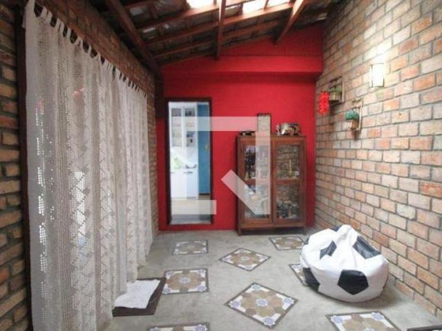 Casa à Venda Veleiros, 2 Quartos, 120 m2