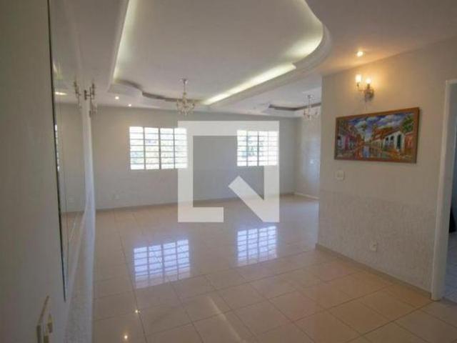 Casa à Venda Vicente Pires I, 4 Quartos, 300 m² Brasília