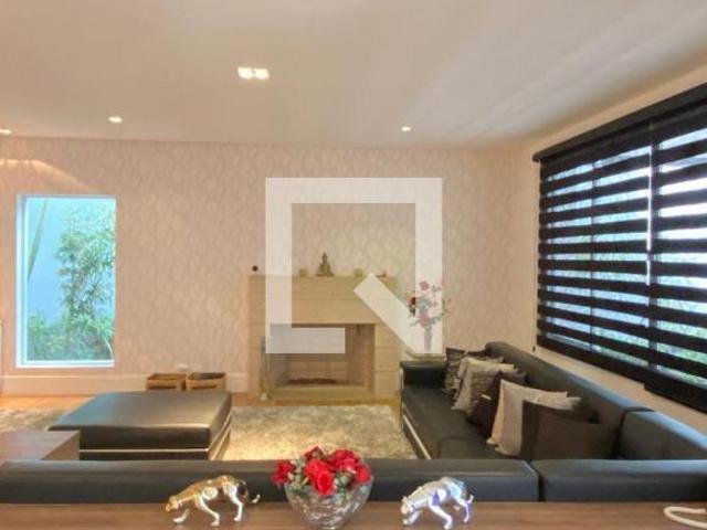 Casa à Venda Vila Yara, 4 Quartos, 600 m2