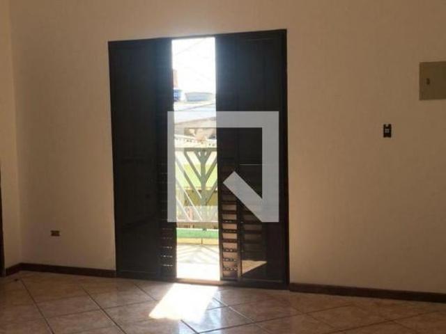 Casa à Venda Vila Yolanda, 3 Quartos, 240 m2