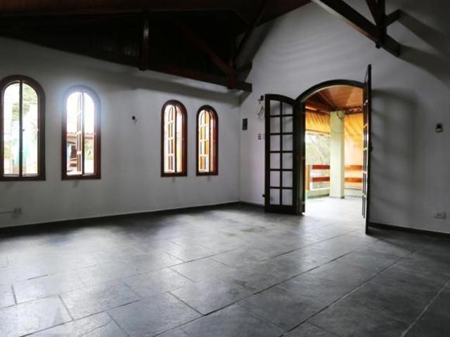 Casa à Venda Vila Yolanda, 7 Quartos, 210 m2