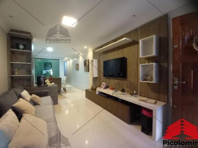 Casa à venda, Vila Alpina: 3 quartos, 1 suíte, 2 salas, 3 banheiros, 2 vagas, 185m². Venha conferir!