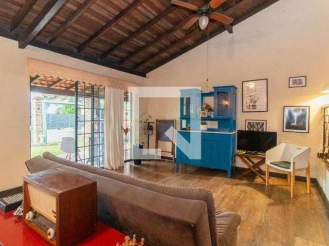 Casa à Venda Vila Assunção, 2 Quartos, 200 m² Porto Alegre