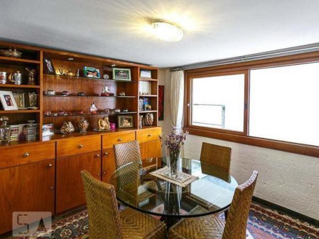 Casa à Venda Vila Assunção, 3 Quartos, 800 m² Porto Alegre