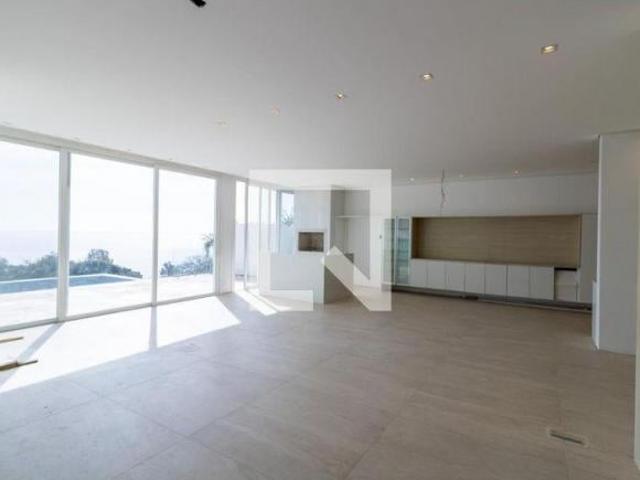 Casa à Venda Vila Assunção, 3 Quartos, 1106 m² Porto Alegre